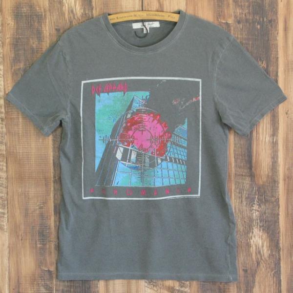 JUNK FOOD ジャンクフードメンズ TシャツDef Leppard Pyromaria Tourデフレパード『Pyromania』の伝説的な北米ツアーデザインを、ジャンクフードが強烈なビンテージ加工で再現。ボディ全体のヘビーウォッシュ...