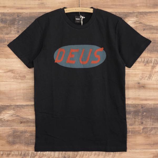 Deus Ex MachinaデウスエクスマキナQUANTA TEEメンズ 半袖 Tシャツフロントに配置したテキストロゴが目を引く一着。環境に配慮したオーガニックコットンを100パーセント使用し、ガーメントウォッシュ加工を施すことで、肌に馴...