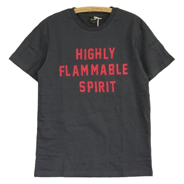 Deus Ex MachinaデウスエクスマキナTOTEM TEE メンズTシャツ背面に鮮やかな色使いの独創的なグラフィックを配した半袖シャツ。胸元にはシンプルなロゴをあしらい、洗練されたデザインに仕上げました。素材には肌馴染みの良いコット...