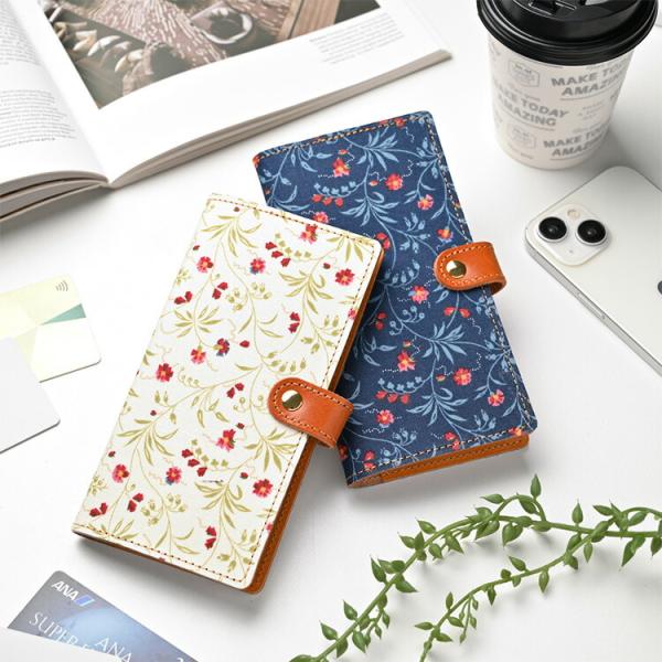 ★商品説明・上品な華やかさを纏う FLORENCE’S FANCY デザインの、全機種対応・手帳型スマホケース。・落ち着いた色合いなので、カジュアルにもフォーマルにも合わせやすく、毎日の装いをさりげなく格上げしてくれます。・上下にストラップ...
