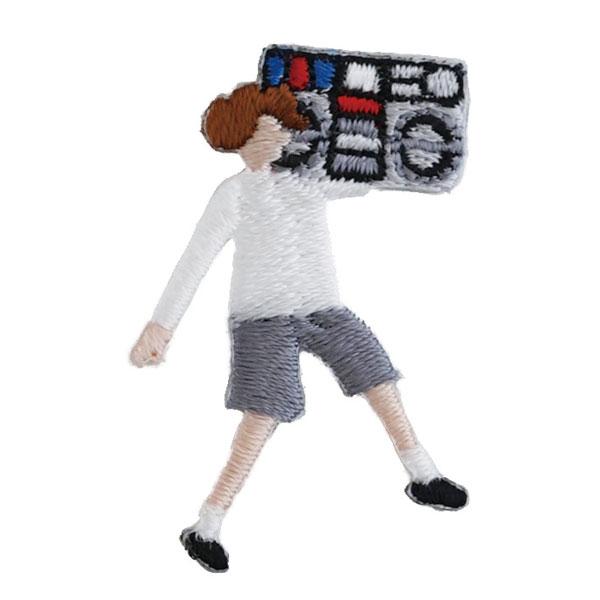 注文個数によりお届け予定日が変更になる場合があります。※布製品に付ける時は布用接着剤を使用し、アイロンを当てて強力に貼り付けてください。ぷっくり立体感のある刺しゅうの素材感が楽しいステッカー。お手持ちの手帳やスマートフォン、ハンカチやＴシャ...