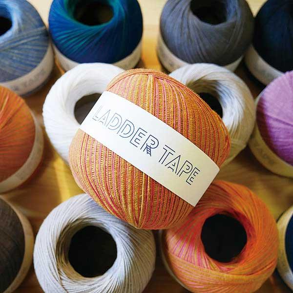 ※在庫ありの商品でも、店頭の在庫と共有しております為、取り寄せになる場合があります。※複数個ご注文の場合、ロットが揃わない場合があります。同ロットをご希望の場合は、ご注文の際に備考欄へご記入ください。タテ糸にヨコ糸がハシゴのように渡ったテー...