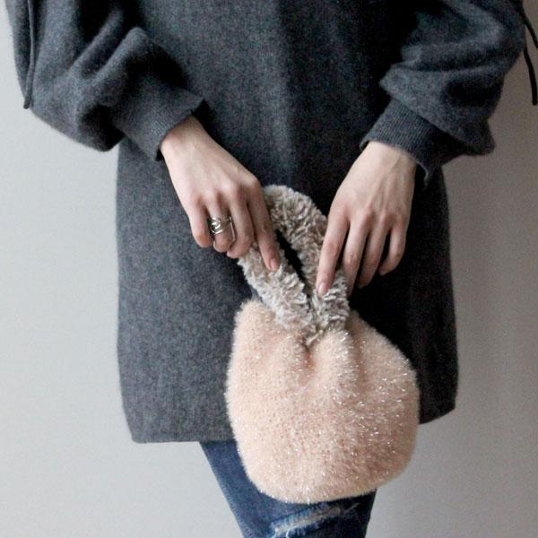 注文個数によりお届け予定日が変更になる場合があります。※在庫ありの商品でも、店頭の在庫と共有しております為、取り寄せになる場合があります。【手編みキット】ワンハンドルバッグのキット。材料と編み図のセットです。デザイン：星野真美◆キット内容◆...