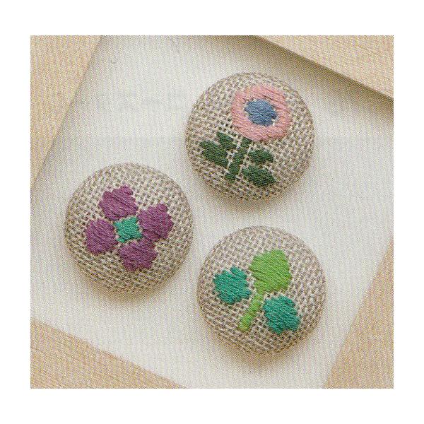 ※こちらの商品は手芸キットです。完成品の販売ではございません注文個数によりお届け予定日が変更になる場合があります。※在庫ありの商品でも、店頭の在庫と共有しております為、取り寄せになる場合があります。ナチュラルな風合いのリネンクロスを使い、カ...