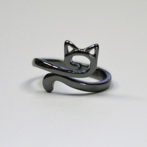 注文個数によりお届け予定日が変更になる場合があります。※在庫ありの商品でも、店頭の在庫と共有しております為、取り寄せになる場合があります。かわいいネコの形の編み物リング編むときに糸を引っかけて使用しますサイズ：フリーサイズ