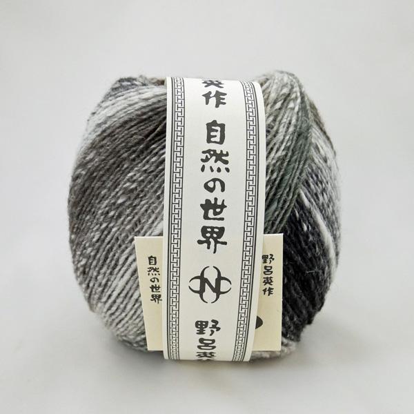 注文個数によりお届け予定日が変更になる場合があります。150ｇの大玉で3玉でプルオーバーが編めます。[素材]  毛45%, モヘヤ35%, 絹20%[長さ・単位] 150g玉巻／約405m[使用針] 棒針6〜8号[標準ゲージ] 18〜20目...