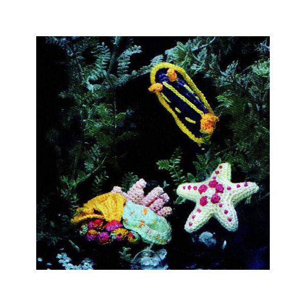 ※こちらの商品は手芸キットです。完成品の販売ではございません※在庫ありの商品でも、店頭の在庫と共有しております為、取り寄せになる場合があります。リアルかわいい！エミーグランデで編む海洋生物のあみぐるみキットCrochet AQUARIUM（...