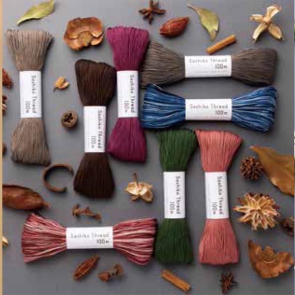 注文個数によりお届け予定日が変更になる場合があります。※在庫ありの商品でも、店頭の在庫と共有しております為、取り寄せになる場合があります。刺し子糸大かせ100が、商品名とパッケージリニューアルしました。光沢がありすべりがよく、刺しやすい糸。...