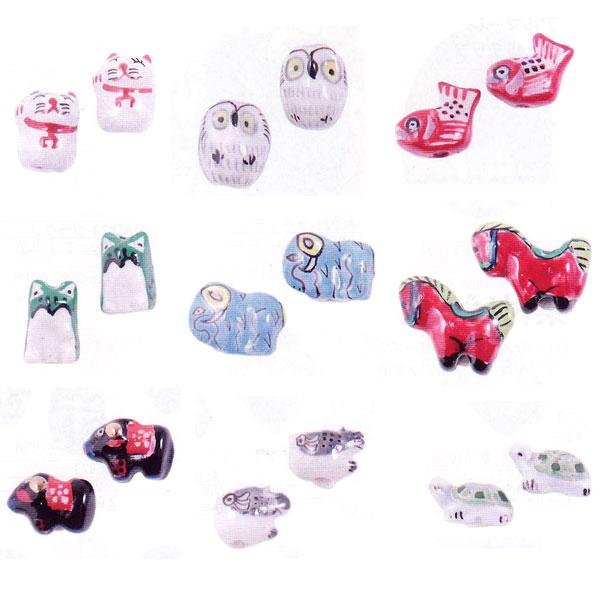 注文個数によりお届け予定日が変更になる場合があります。※在庫ありの商品でも、店頭の在庫と共有しております為、取り寄せになる場合があります。一つ一つ丁寧に手描きされた陶器のビーズコレクションです。おめでたい招福ものばかり集めました。アジアンコ...