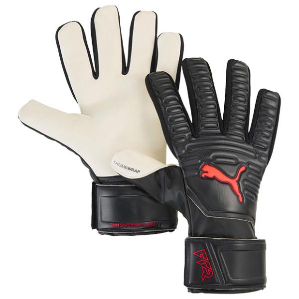 プーマ、大人/メンズ用GKグローブ。フューチャーシリーズとデザイン連動したゴールキーパーグローブ。ネガティブカットモデル。素材：ラバー、合成皮革(ポリウレタン)カラー：プーマブラックモデル：2026年春夏