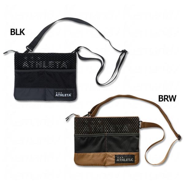 圧倒的な人気を誇るアスレタ、サコッシュ。ちょっとしたお出かけや小物の収納に最適なミニバッグ。素材：POLYツイル、メッシュ品質：本体/ナイロン100％　裏地/ポリエステル100％サイズ：F(約26×18.5cm、約3L)モデル：2026年春夏