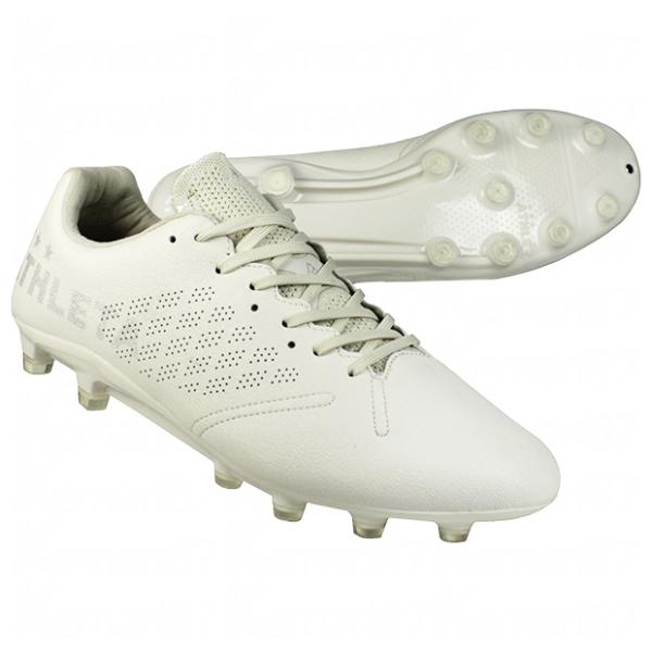 圧倒的な人気を誇るアスレタ、大人/メンズ用サッカースパイク。フィット性とコントロール性が共存した独自開発のマイクロファイバー人工皮革「WETSAND TEX」をアッパー全面に使用し、GRIDSHELL 3.0構造と新構造ソールを搭載した、ア...