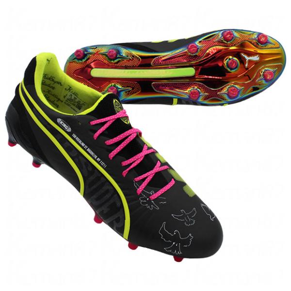 プーマ、大人/メンズ用サッカースパイク。プーマのボールコントロールの技術を全て詰め込んだ、さらに優れた新世代のKINGシリーズ、ブルックリン発のストリートウェアブランド・キッドスーパー(KidSuper)とのコラボモデル。パフォーマンスを次...