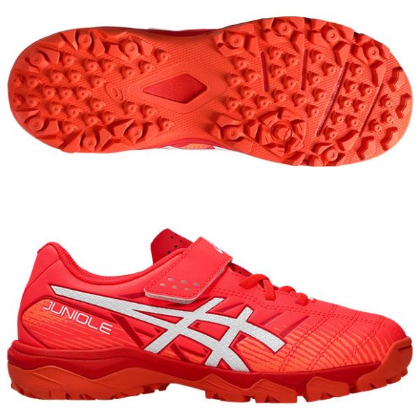 アシックス、子供/ジュニア/キッズ用トレーニングシューズ。ジュニアプレーヤーのためのターフ用ファーストトレーニングシューズ。成長中の子供の足をサポートするためにキッズ専用ラストで設計。ベルトでフィット感を調節可能。アッパーに内蔵された成型ヒ...
