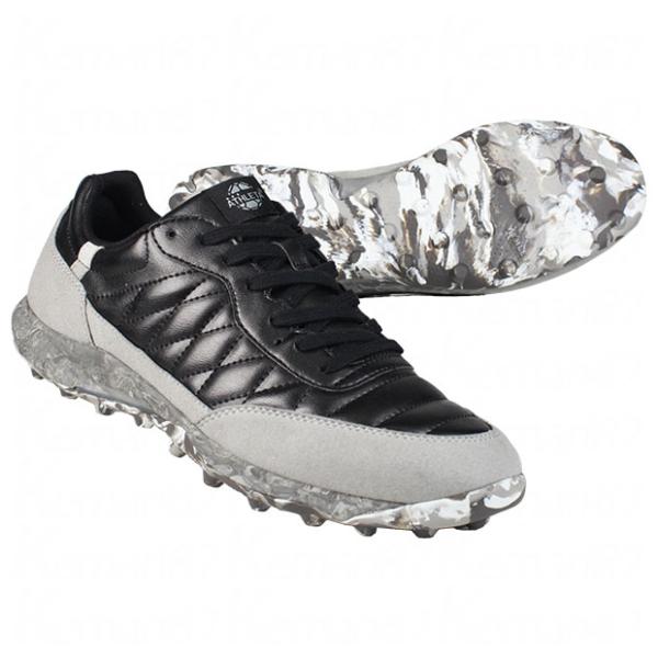 圧倒的な人気を誇るアスレタ、大人/メンズ用トレーニングシューズ。屋内フットサルを快適に楽しむ為の素材構成と構造設計がオーセンティックな佇まいに帰結した、カルチャーの世界観を色濃く体現するシューズ、マルチトレーニングソールモデル。アッパーのク...