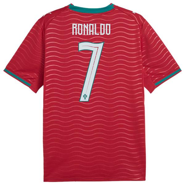 ポルトガル代表、2026年シーズンモデル、ホーム用レプリカユニフォーム。FPF選手着用ユニフォームのレプリカモデル。「7.クリスティアーノ・ロナウド」マーク入り仕様。大人/メンズ用。◆マーク入り(7 RONALDO)サイズ：インターナショナ...