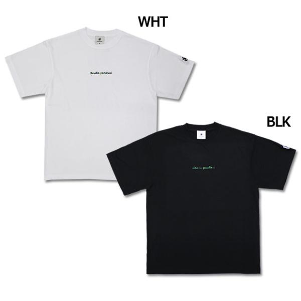 ストリートサッカーをコンセプトに展開するサッカージャンキー、大人/メンズ用Tシャツ。幾何学的なヴィンテージバティック柄でロゴを象ったショートスリーブシャツ。ポリエステルの機能性とコットンの肌ざわりの良さを併せ持つ一枚。品質：ポリエステル90...