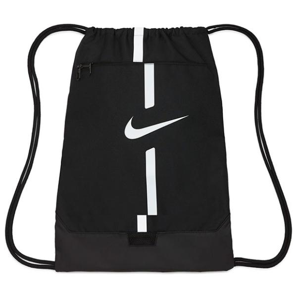 ナイキ、大人/メンズ用ジムバッグ。様々なシーンで活躍する定番のマルチバッグ。サイズ：MISC(フリー)カラー：ブラック×ブラック×ホワイトモデル：2021年春夏