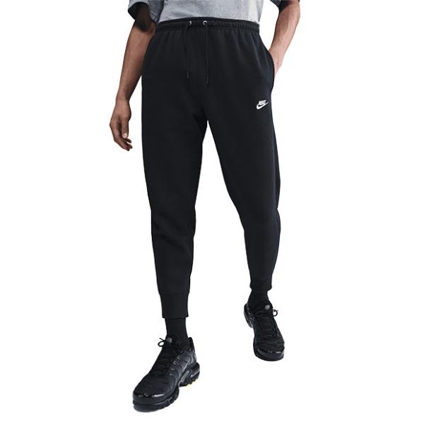 ナイキ、大人/メンズ用スウェットパンツ。すっきりした印象とカジュアルなスタイルを両立させたクラシックなジョガーパンツ。適度なボリュームで内側が抜群に柔らかく、外側が滑らかな肌触りの起毛フリース素材を使用。品質：コットン80％、ポリエステル2...