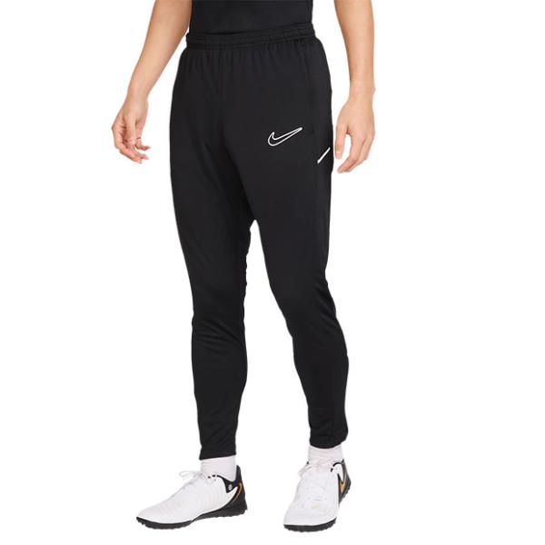 ナイキ、大人/メンズ用トレーニングパンツ。なめらかなニット素材を使用したロングパンツ。スリムフィットのデザインとジッパー付きの裾で、不快感ゼロの着用感を実現。Dri-FITテクノロジーが、肌から汗を逃がしてすばやく蒸発させ、さらりと快適な状...
