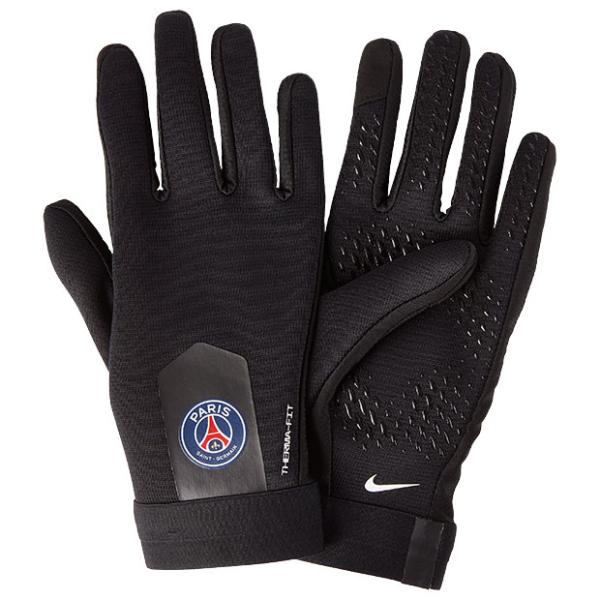 フランス・リーグ・アン、パリ・サンジェルマン、大人/メンズ用フィールドグローブ。チームライセンスモデルの防寒アイテム。保温性に優れたTHERMA-FIT素材が冷気をシャットアウト。サイズ：グローバルフィットカラー：ブラックモデル：2025年秋冬