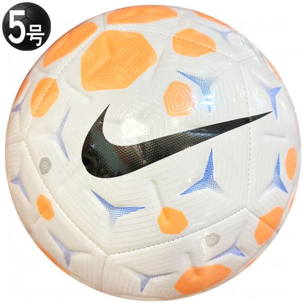 ナイキ、サッカーボール5号球。デボス加工の溝によってボールの周りで空気が流れやすくなり、軌道がより安定する、OmniSculptテクノロジーを採用。◆ラバー67％、ポリウレタン10％、ポリエステル13％、EVA 10％◆5号球(中学生〜大人...