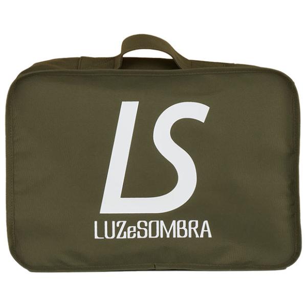 ポルトガル語で「光と影」を意味するルースイソンブラ、トラベルケース。すべてのfutsal playerに向けたFUTSAL GEARシリーズ。リュックでも使うタフな素材を使用。バッグの中を整理して小分けする際に最適。品質：ポリエステル100...