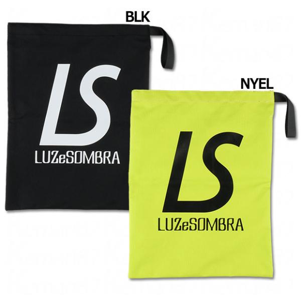 ポルトガル語で「光と影」を意味するルースイソンブラ、シューズバッグ。様々なシーンに対応した「STANDARD」シリーズ。従来モデルよりタフな素材を採用。品質：ポリエステル100％サイズ：F(約30×38cm、1.1L)モデル：2024年春夏