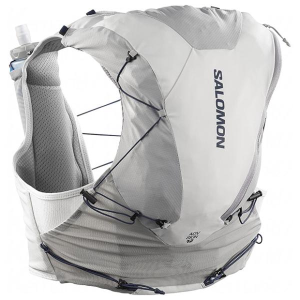 サロモン、大人/メンズ用ランニングベスト。長距離トレイルに最適な12Lサイズのランニングバックパックベスト。身体に心地よくフィットするSensiFitデザインと、負荷をバランス良く分散するY字型構造を採用。素早く簡単に水分補給ができ、フロン...