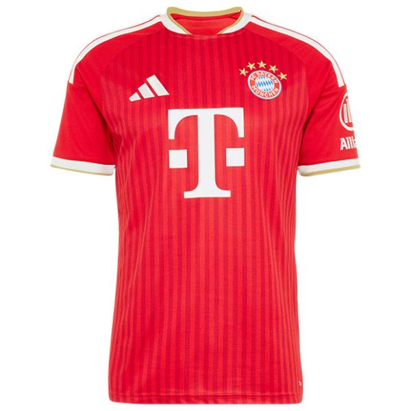 ドイツ・ブンデスリーガの強豪、FCバイエルン、2026-2027年シーズンモデル、ホーム用レプリカユニフォーム。選手着用ユニフォームのレプリカモデル。生地に組み込まれたCLIMACOOLテクノロジーが汗を吸い上げて分散させ、涼しくドライな着...