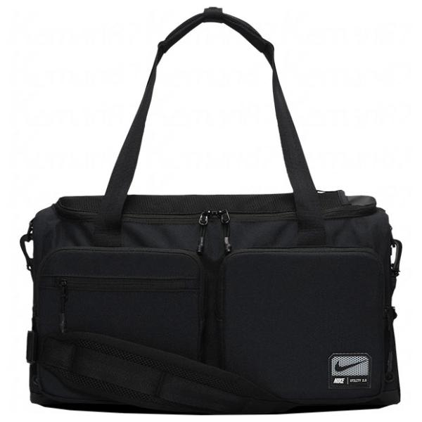 ナイキ、大人/メンズ用ダッフルバッグ。次のトレーニングセッションで必要なものを全て収納できるアイテム。メインコンパートメントに靴や着替えを簡単に保管でき、外側に小物を整理して安全に収納できるジッパー付きのポケットを搭載。荷物の量に応じて、デ...