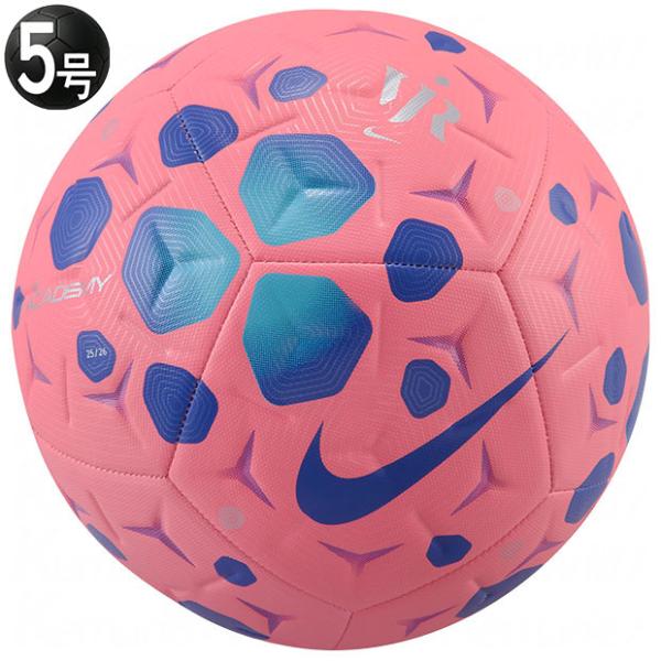 ナイキ、サッカーボール5号球。ヴィニシウスJR選手シグネチャーモデルブーツとデザイン連動したサッカーボール。◆ラバー67％、ポリエステル13％、ポリウレタン10％、EVA 10％◆5号球(中学生〜大人用)◆サンセットパルス×オールドロイヤル...