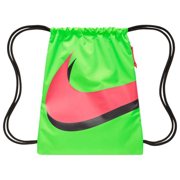 ナイキ、ジムバッグ。トレーニングや試合に必要なギアを簡単に収納して持ち運ぶのに最適なマルチバッグ。サイズ：MISC(フリー)カラー：グリーンストライク×サンダーグレー×ホットパンチモデル：2026年春夏