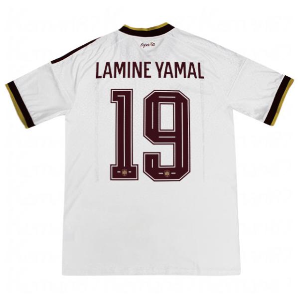 スペイン代表、2026年シーズンモデル、アウェイ用レプリカユニフォーム。選手着用ユニフォームのレプリカモデル。ススペイン文学にインスパイアされた、手書き原稿のイメージをあしらった複雑なディテールとクラシックな本の装飾が特徴的。生地に組み込ま...