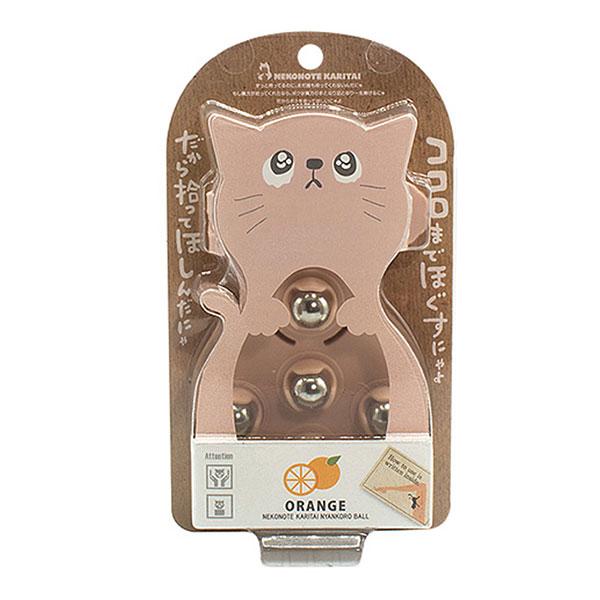 「ニャンコロボール　ピンク」は、ネコの形のマッサージ器具です。360度くるりと回転するボールが気になる部分をやさしくほぐします。お風呂でも使えるので、バスタイムに浴槽につかって癒されながら全身をほぐすことができます。■メーカー　ジャパンギャ...