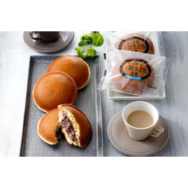 【発売日：2025年03月20日】十勝産小豆を使用したあんにホイップクリームをブレンドしたトロリとしたあんが特徴のどら焼きです。【さまざまなギフトシーンでお使いいただけます】　お祝い返し・内祝い・出産内祝い・結婚内祝い・結婚祝い・引き出物・...