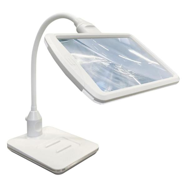 ●3倍率のレンズと28灯のLEDライトが文字や写真の細かな部分まで明るく大きく見やすくします。●紙面を大きく捉えることができるワイドフレームのデスク型ルーペ。●ネック部分が360度自由に動くためライトやレンズ面の位置・向きを自由に調節可能。...