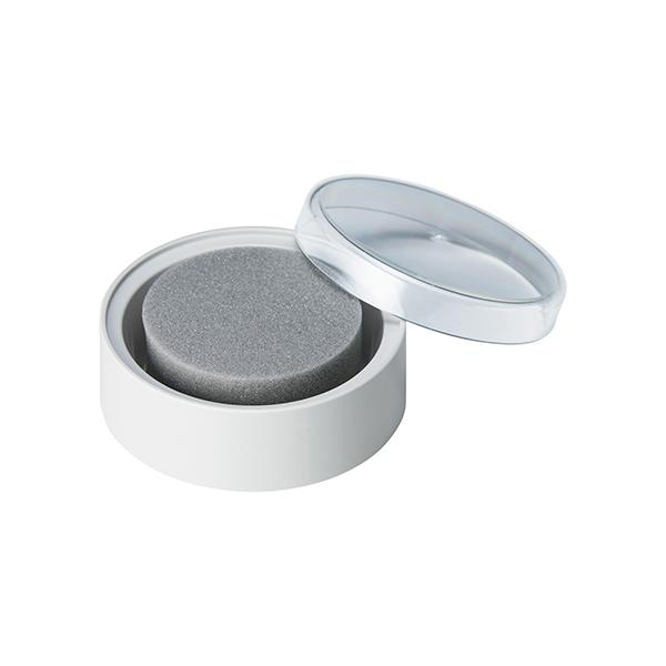 ・効果が持続する無機系抗菌剤入りスポンジを使用。・大腸菌やブドウ状球菌、緑膿菌が付着しても、菌の繁殖を防ぎ、優れた滅菌効果を発揮します。さらに、その効果はきわめて長時間持続。見た目もさわやかな、清潔感あふれる事務用スポンジです。