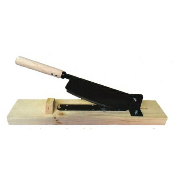 トンボ工業 逸品 IH360 押切り機 360mm4983042161228野菜の根切り、ワラ・干し草切り、花の茎切り、かぼちゃの切断広告文責：アットライフ株式会社TEL 050-3196-1510※商品パッケージは変更の場合あり。メーカー...