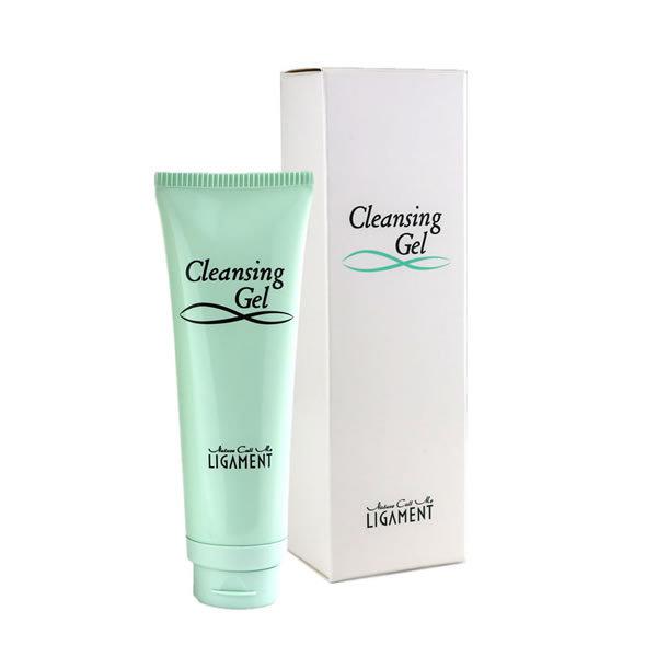 皮膚表面の皮脂膜は、外界の刺激からお肌を守っていますが、時間が経過するとともに変質してお肌に悪影響を及ぼします。また、これらの変質した皮脂膜とメイクが混ざり合い、1日の終わりには汚れになってしまいます。この汚れを取り除いて清潔に保つこと、洗...