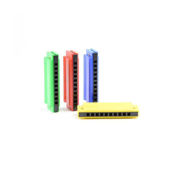 ■商品名：ハーモニカ・青 （GI041B）■メーカー：ジトレ/GITRE's.r.l■生産国：イタリア■対象年齢：3歳頃から■サイズ：10.2×3cm■原材料：プラスチック製■商品詳細："rhythm and fun♪"〇木の打楽器ならでは...