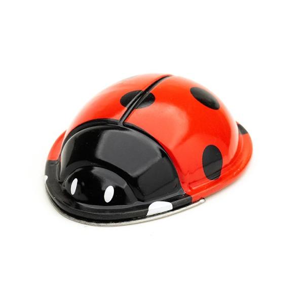 ■商品名：ビートルクリッカー （WP0027）■メーカー：ウェルビー/Welby Impex Pvt. Ltd.■輸入元：インド■サイズ：Φ5×7cm■商品詳細：底面を押すとカチカチ愉快な音を鳴らします。