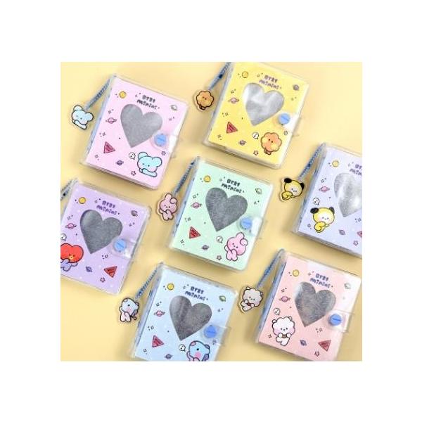 BT21公式グッズから沢山写真が保存できちゃうミニアルバムが登場！サイズ：(約)横95mm×縦110mm×マチ28mm素材：PVC、アクリル紙
