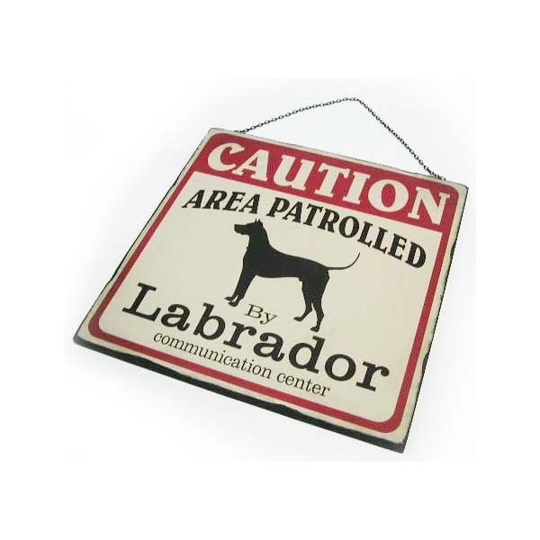 アンティーク風木製看板CAUTION AREA PATROLLED By LabradorWS8/ラブラドール・木製合板看板サイズ：31cm x30.5cmX T1.2cm両面プリント、鎖付、集積材箱サイズ：32cm x31.5cmX T2...