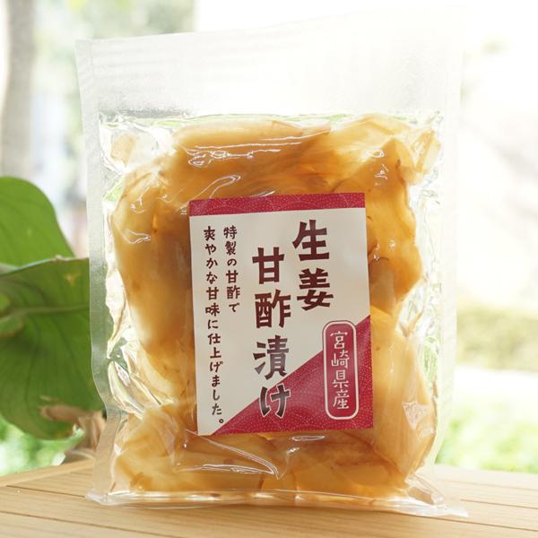 ■宮崎県産の生姜を薄くスライスし、さっぱりとした酸味と甘さが楽しめる特製の甘酢で漬け込みました。■着色料不使用の、自然な色合いの甘酢漬けです。■厳選した漬け原材料を使用。・砂糖・・・北海道産のてんさいから作られたビートグラニュー糖です。・米...