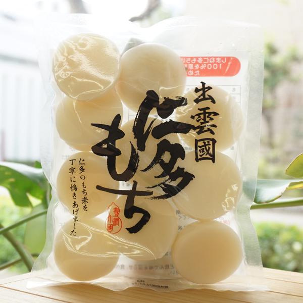 奥出雲仁多もち加工場 出雲國仁多丸もちは、奥出雲の良質米産地の仁多米のみを贅沢に使用した自然食品です。昔ながらの杵つきにより、コシが強く粘りのあるおもちです。煮崩れせず、雑煮や鍋物に最適です。玄米は、もち米の糠層を残し、玄米食風にお餅が頂け...