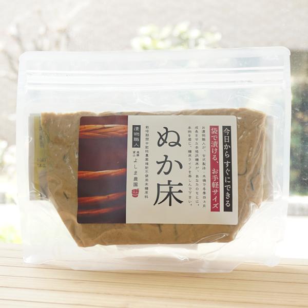 お漬物職人が、古式製法、木桶で春季四カ月成長させた本格派糠床が、あなたのもとに。本物を感じ、糠床ライフを楽しんでください。【原料名】米ぬか、食塩、昆布【内容量】500g※商品画像内の記載の賞味期限は写真撮影時のもので出荷の商品は賞味期限内の...