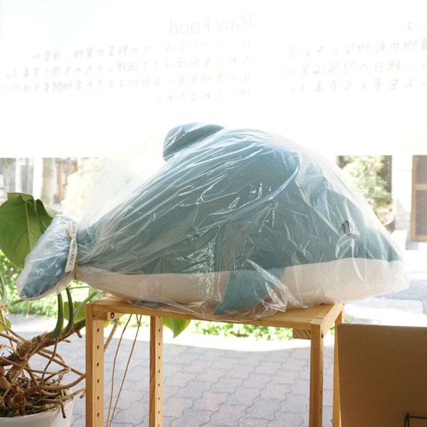 癒し系動物のいるかをエンバランスのパイル生地でぬいぐるみにしました。2008年に海の音と書いて『みのん』という名前になりました。一体一体、心をこめて手作りしておりますので、手作りのあたたかさを感じて頂けます。パイル生地は肌触りが良く、中綿の...