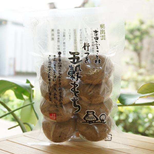 ■奥出雲の清らかな水と澄んだ空気の中で育まれたもち米を使い、黒豆、あわ、ひえ、きびを食べやすくおもちにしました。■寒暖の差が激しい「奥出雲」の地で育った餅米を杵でしっかり搗き上げました。■国内産のひえ、あわ、もちきび、黒大豆から作ったきなこ...