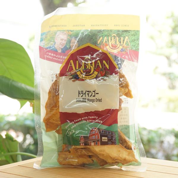 何も加えずに乾燥させたオーガニックマンゴーです。そのままおやつに、または、ヨーグルトと混ぜて冷蔵庫でしばらく保存してから食べても美味しいです。マンゴーの産地の ブルキナファソ Burkina Fasoという国は現地の言葉で『高潔な人々の国』...